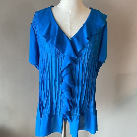 Maggie Barnes | Tops | Maggie Barnes Plus Pleated Crepe Design Blouse With Ruffle Button Up Ss ...